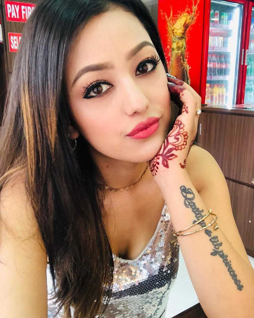 PHOTOS: ப்பா.. மெழுகு பொம்மையாய் ரசிகர்களை மயக்கும் கருணா.. கலக்கலான நச் ஸ்டில்ஸ் இதோ! | actress ...