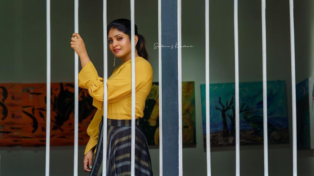 Serial-Cinema Actress Gayathri Arun Looks Stunning in New Makeover ...