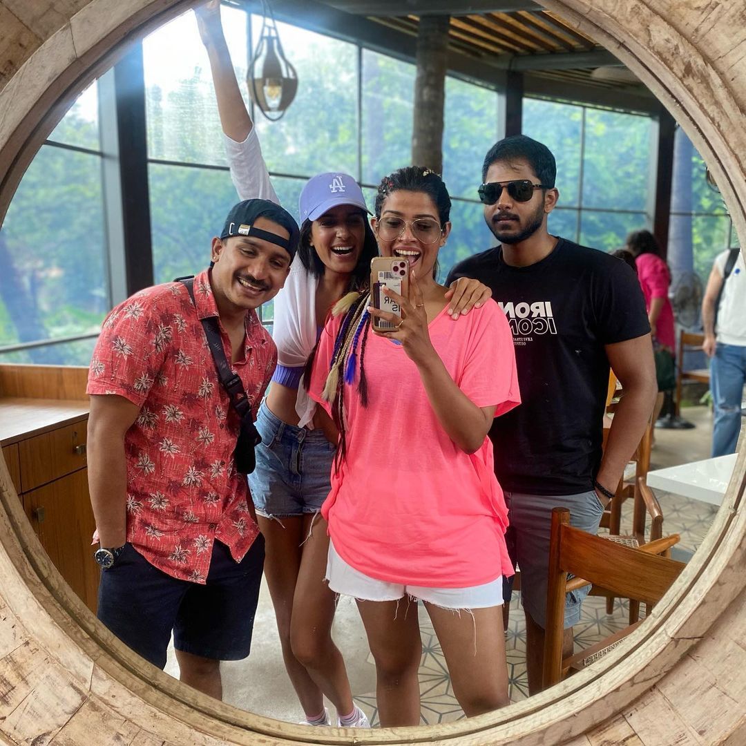 അമൃത എന്തൊരു ക്യൂട്ടാണിത്; പൊളിച്ച ലുക്ക്, വൈറല്‍ ചിത്രങ്ങള് ...