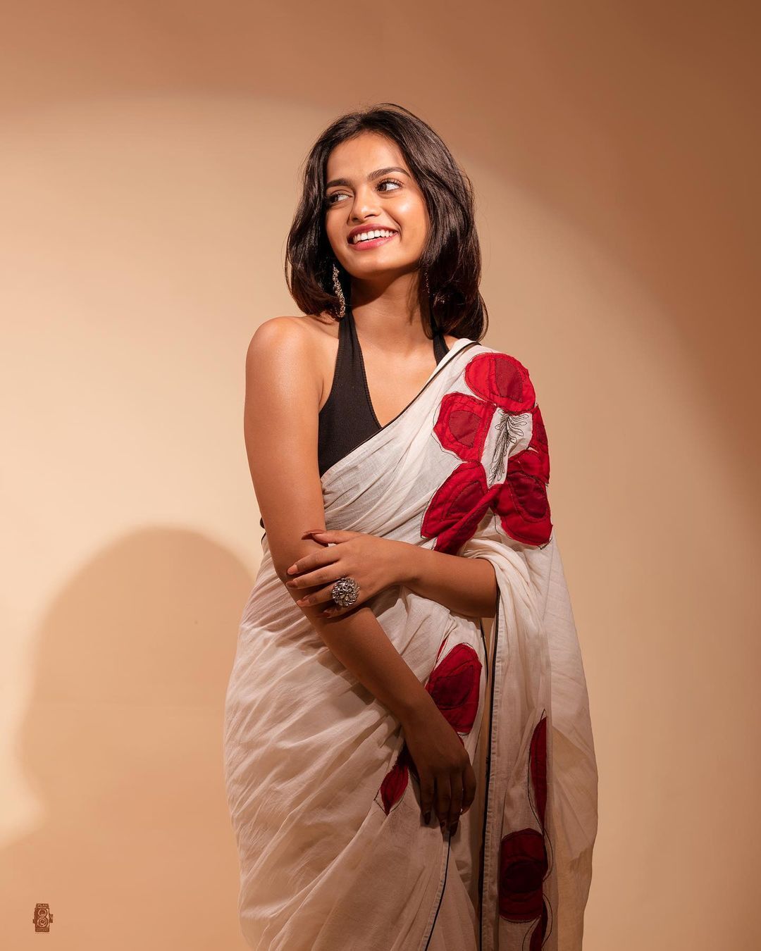 South Actress Gopika Ramesh Looks Stylish in Printed Saree | സാരിയില്‍ മിന്നിത്തിളങ്ങി ഗോപിക ...