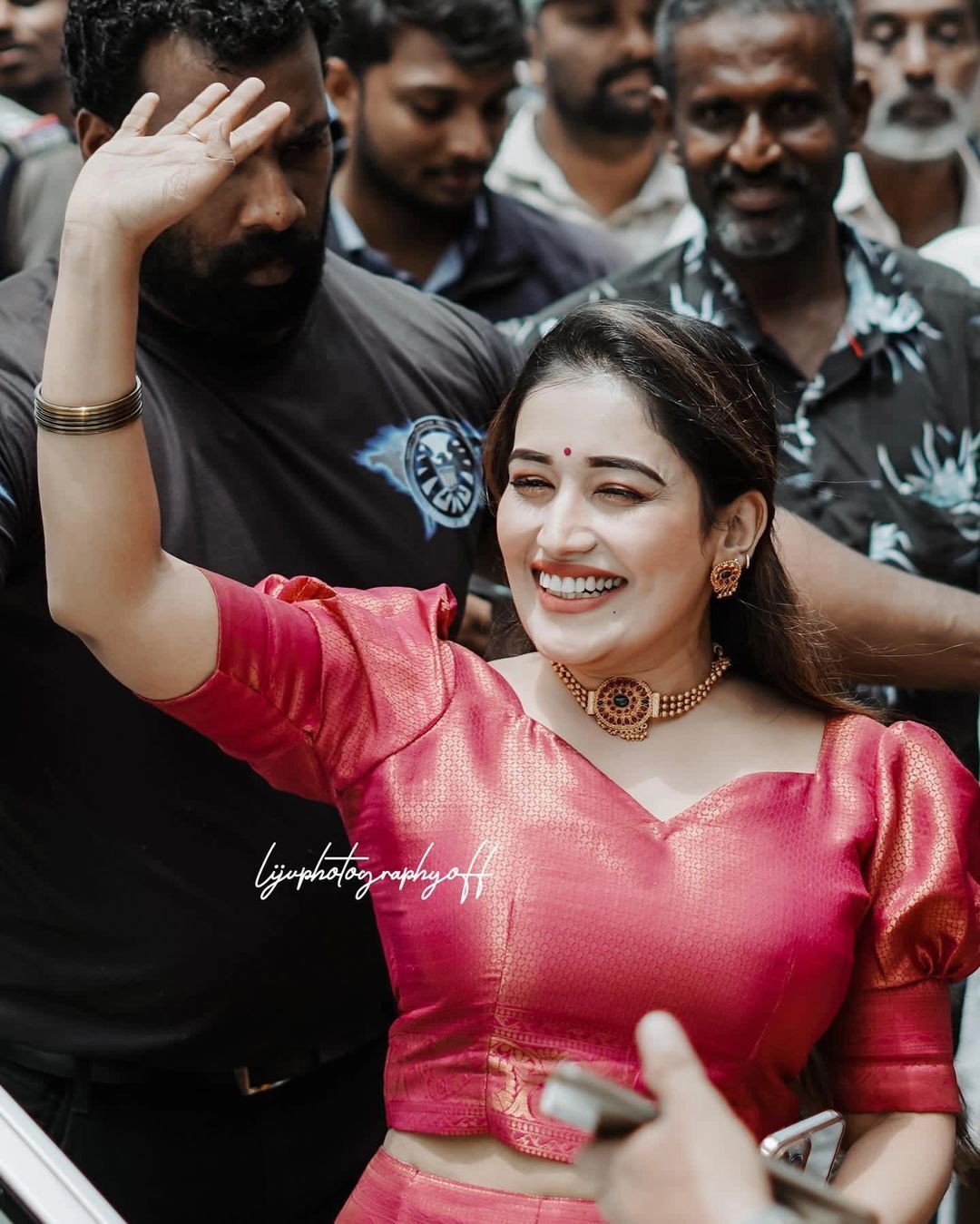 Star Magic Fame Anumol RS Karthu Looks Gorgeous in Kerala Traditional ...