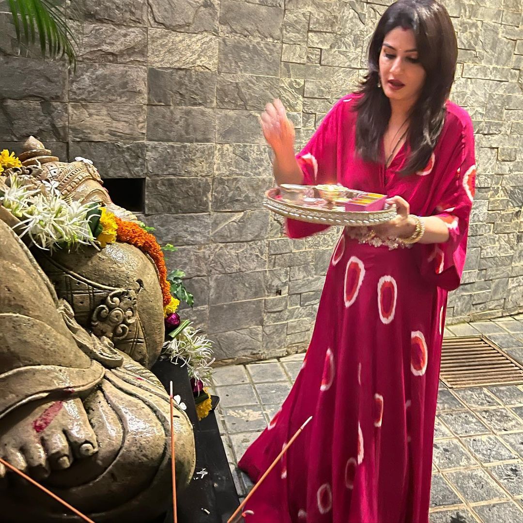 సినీ ప్రముఖుల ఇంట సందడే సందడి.. గణనాధునికి ప్రత్యేక పూజలు.. | Cine ...