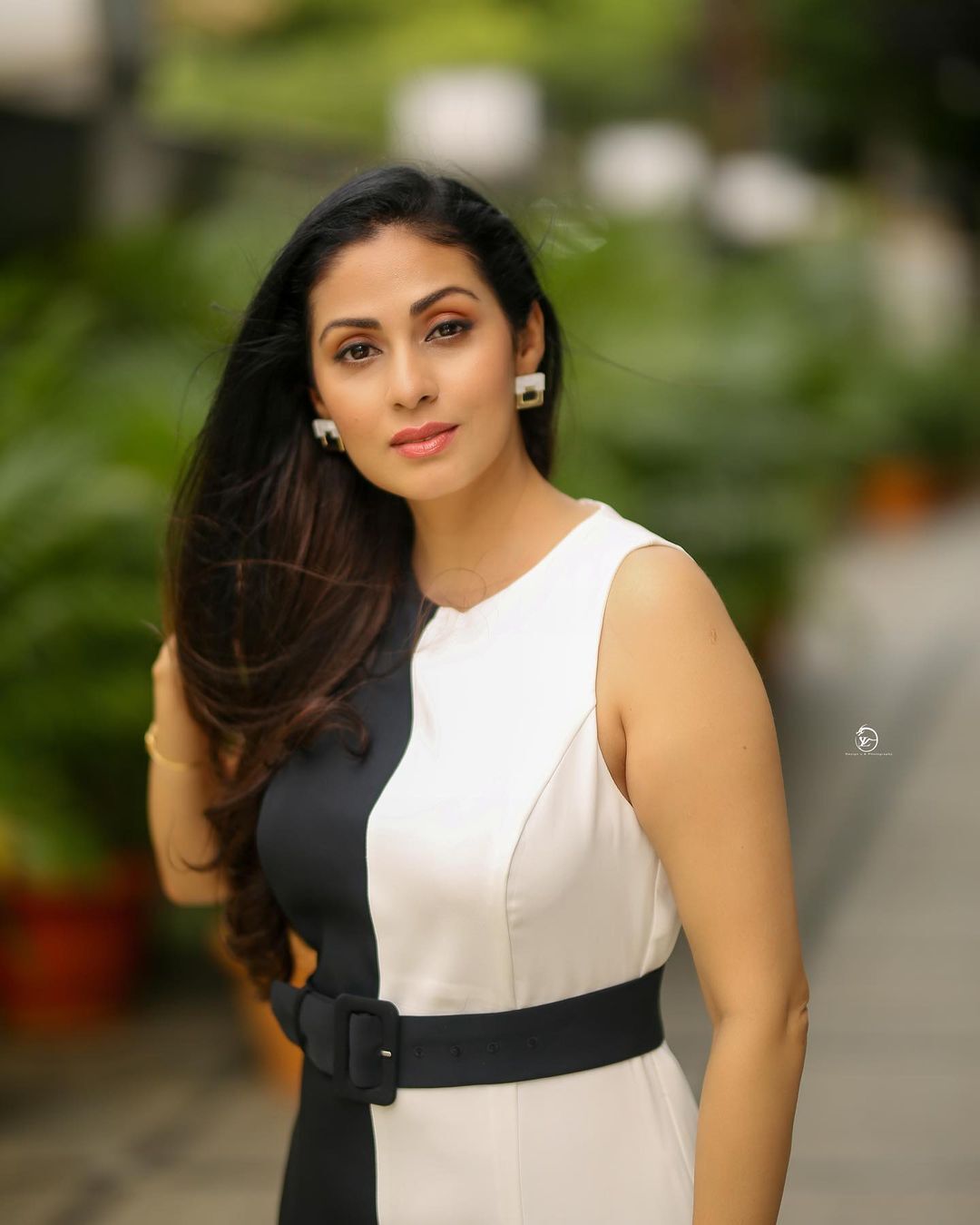 అందాలతో కుర్రాళ్ళ హృదయాలను కొల్లగొట్టేస్తున్న సదా.. | Actress Sadha ...