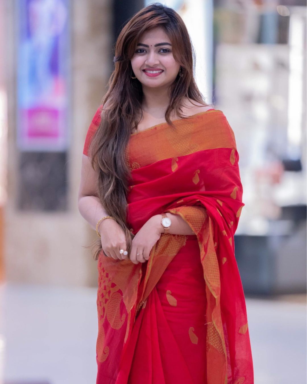 Actress-Model Shaalin Zoya's Stunning Look in Red Saree | ചുവപ്പി ...