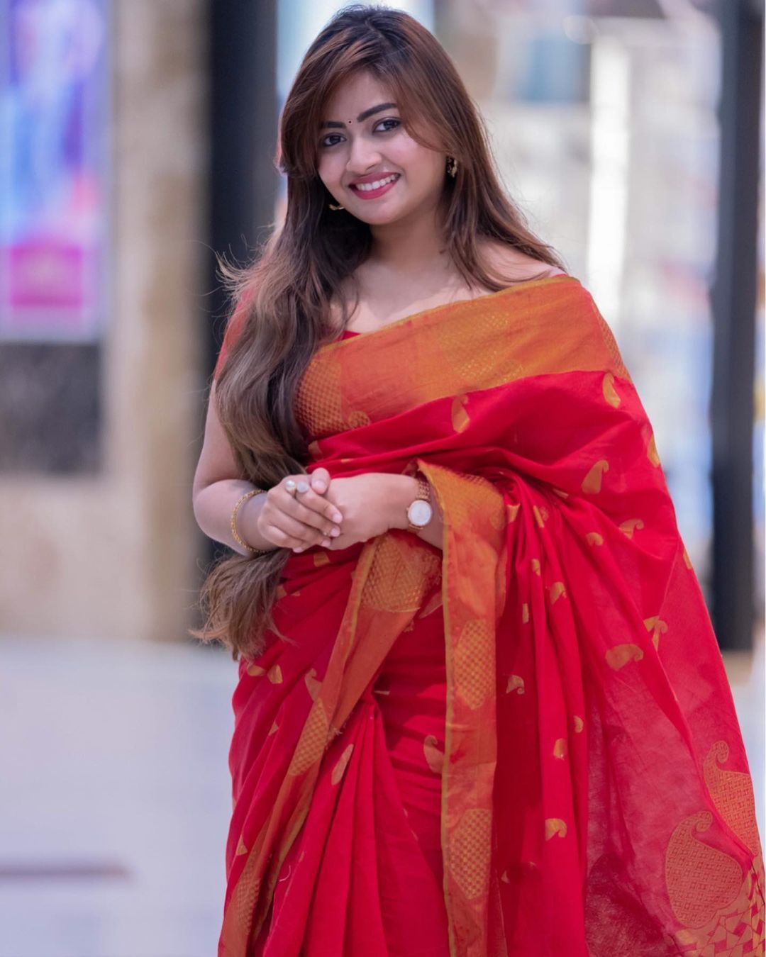 Actress-Model Shaalin Zoya's Stunning Look in Red Saree | ചുവപ്പി ...