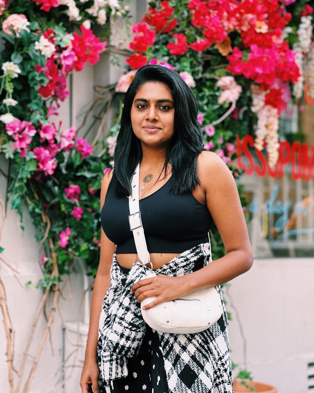 Actress Nimisha Sajayan New Stylish Stills From England Goes Viral, See ...