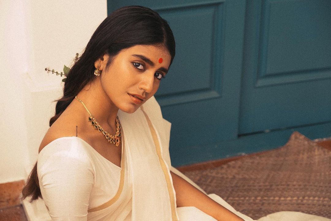 Actress Priya Prakash Varrier New Vintage Look On Onam Trending On ...