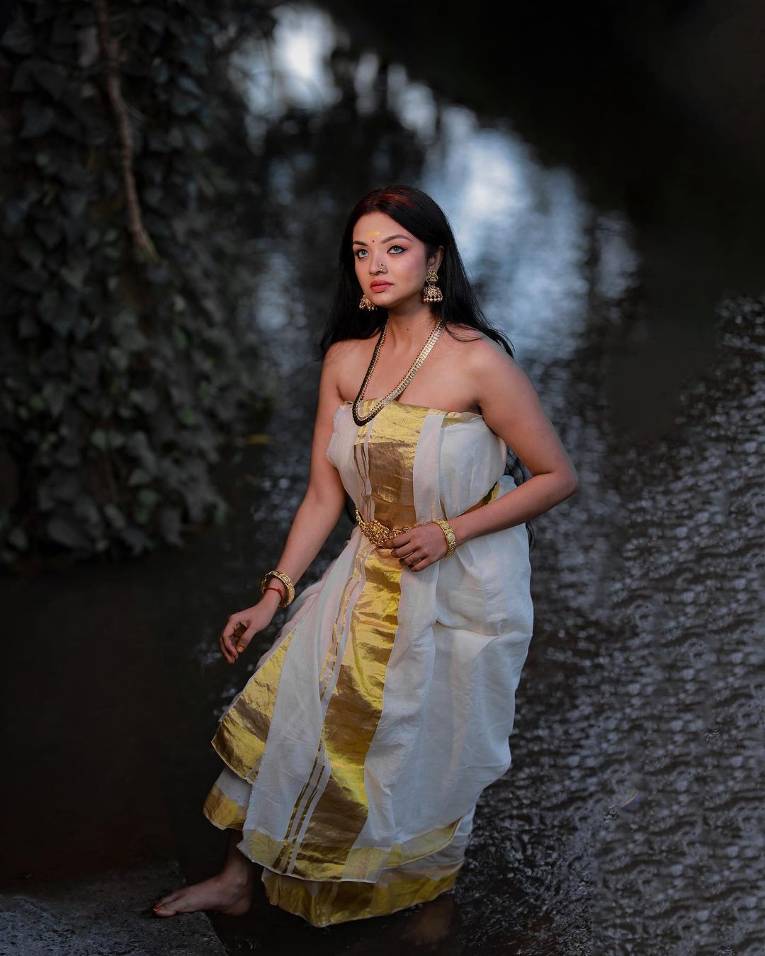 Bigg Boss Malayalam Fame Soorya J Menon's New Stunning Kerala Traditional Look Is Viral On ...