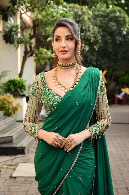 Bollywood Actress Nora Fatehi Looks Stunning In Green Saree Photos: HD ...