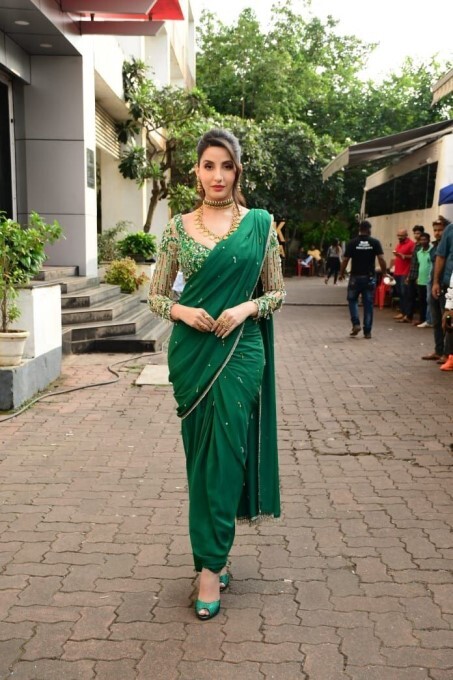 Bollywood Actress Nora Fatehi Looks Stunning In Green Saree Photos: HD ...