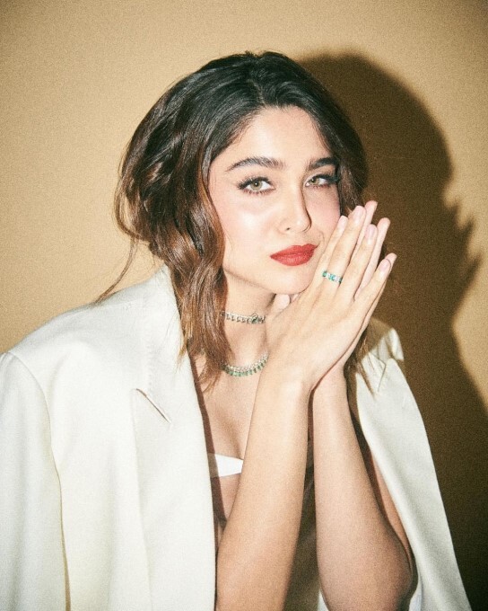 Bollywood Actress Sharvari Looks Sizzling In Latest Photos Photos: HD ...