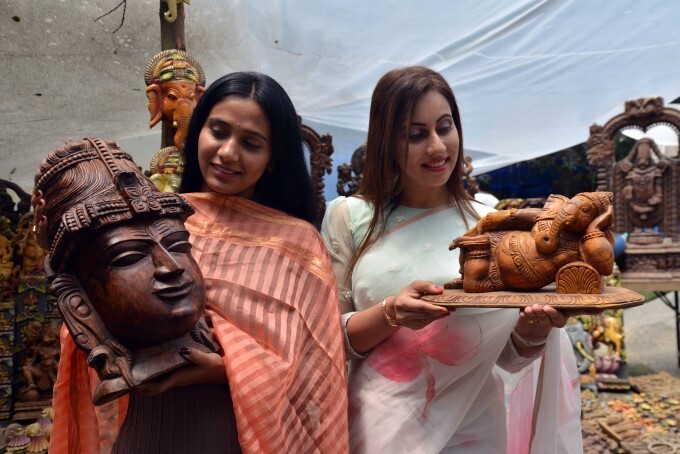 'ಆರ್ಟಿಸನ್ಸ್ ಬಜಾರ್' ಕಣ್ಮನಗಳಿಗೆ ರಸದೌತಣ | Indian Artisan Bazaar at ...