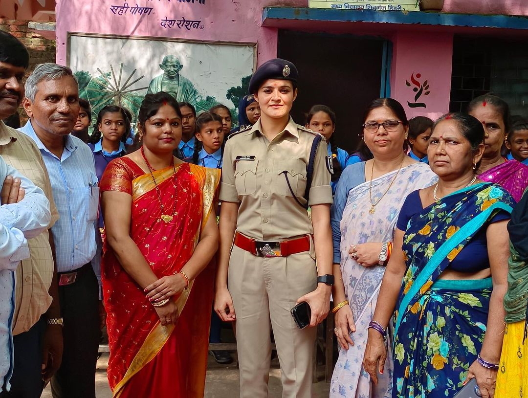 ब्‍यूटी विद ब्रेन IPS Navjot Simi बिहार के Poshan Mela में इस अंदाज में ...