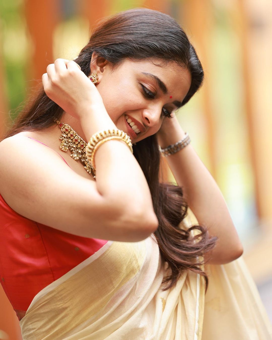 malayalam actress and model keerthi suresh new onam photoshoot viral in social media instagram ...