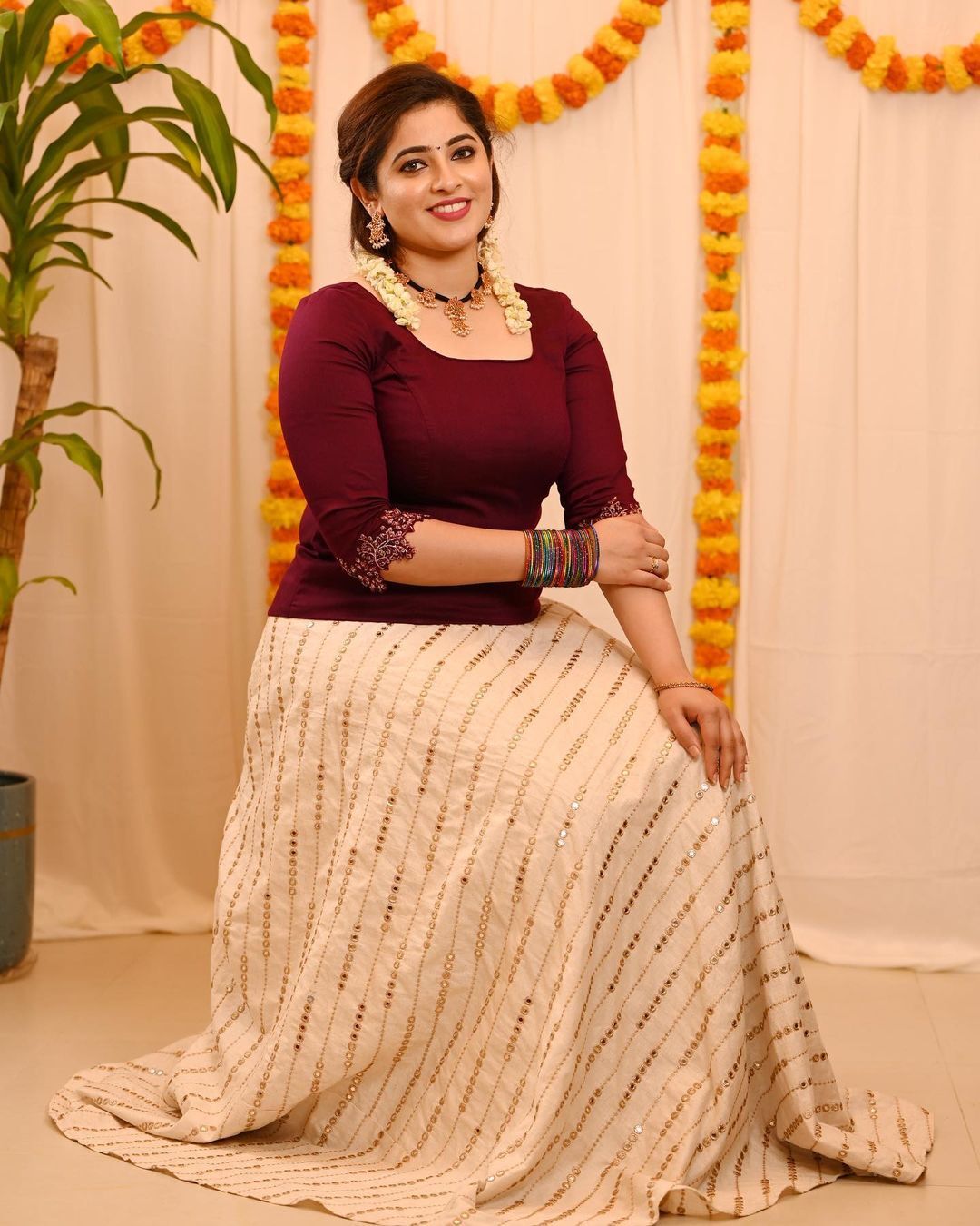 Mollywood Actress Aima Rosmy Sebastian's Onam Special Looks Viral on ...