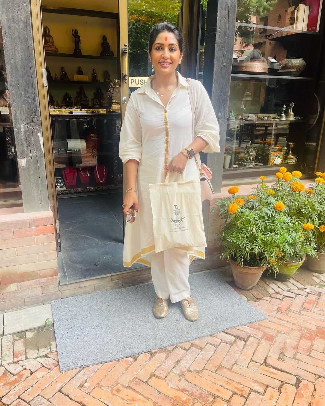 Mollywood Actress Navya Nair Enjoying Onam Celebration in Nepal | ഓണം ...