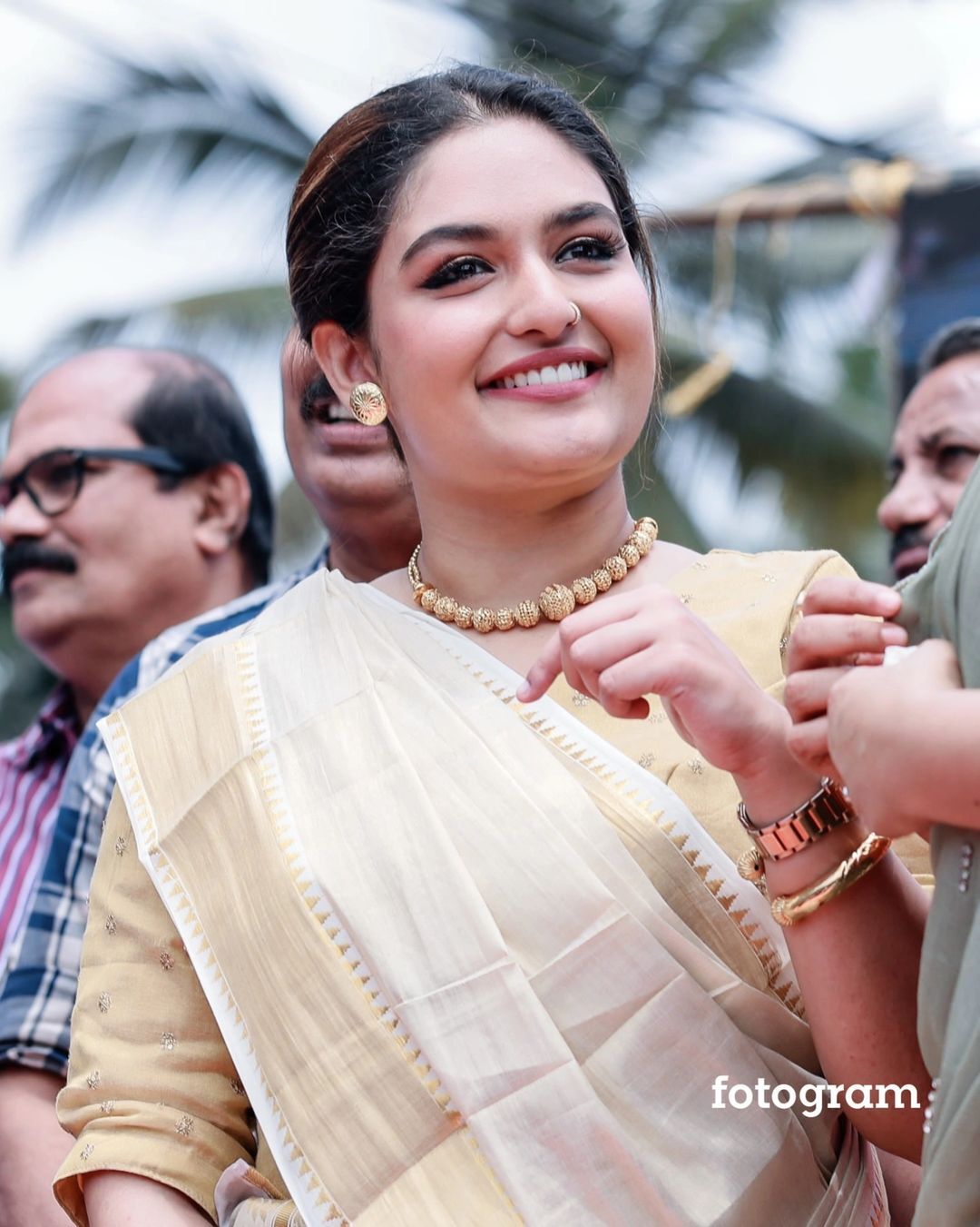 ഇതാണോ പ്രയാഗയുടെ ഓണം ലുക്ക്...? സോഷ്യൽ മീഡിയയിൽ തരംഗമായി താരം ...