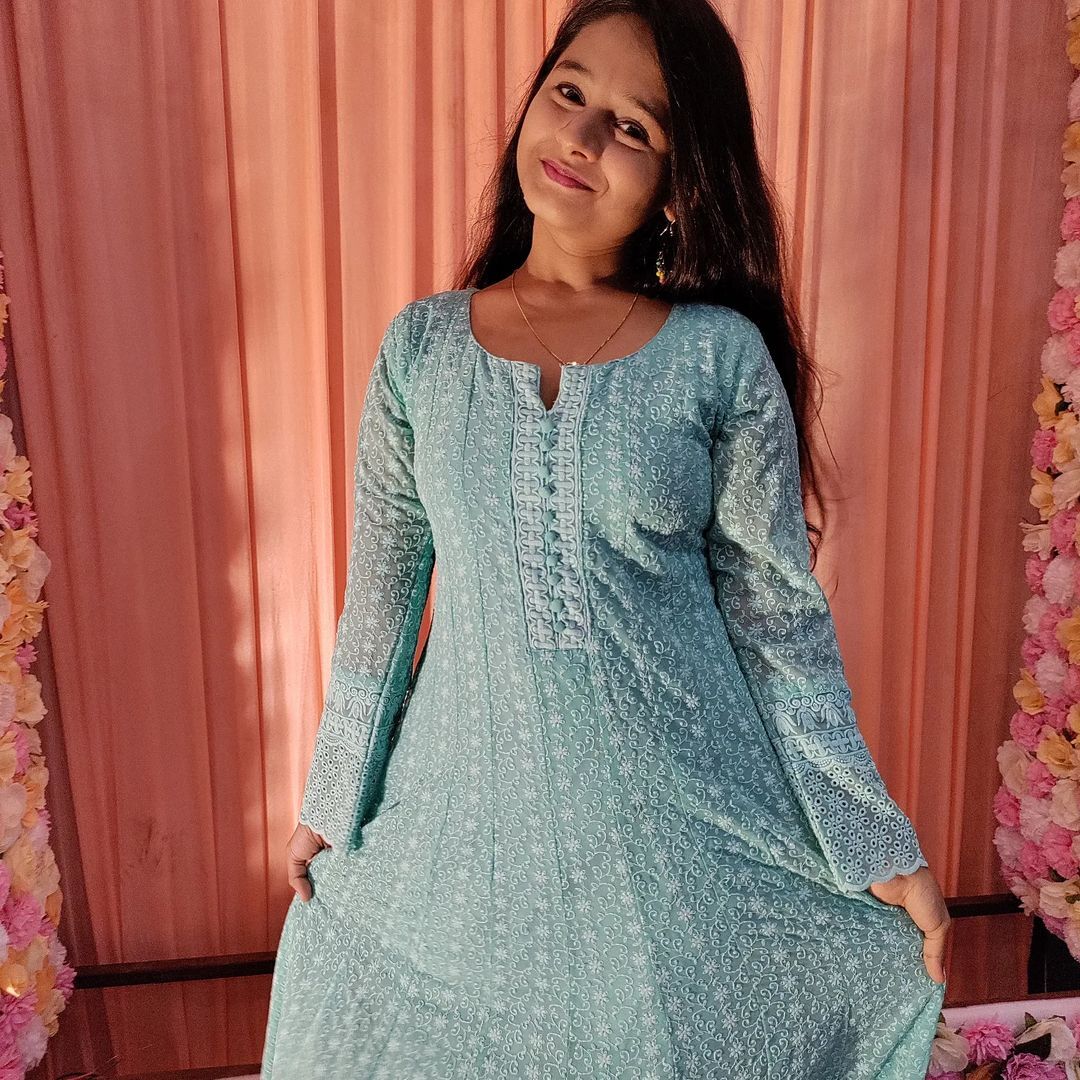 Mrunal Jadhav: दृश्यम के 'विजय सलगांवकर' की लाड़ली अनू अब हो गई बड़ी ...