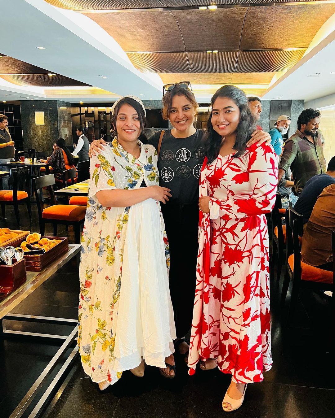 Mythili New Stills With Manju Warrier And Grace Antony From Chattambi ...