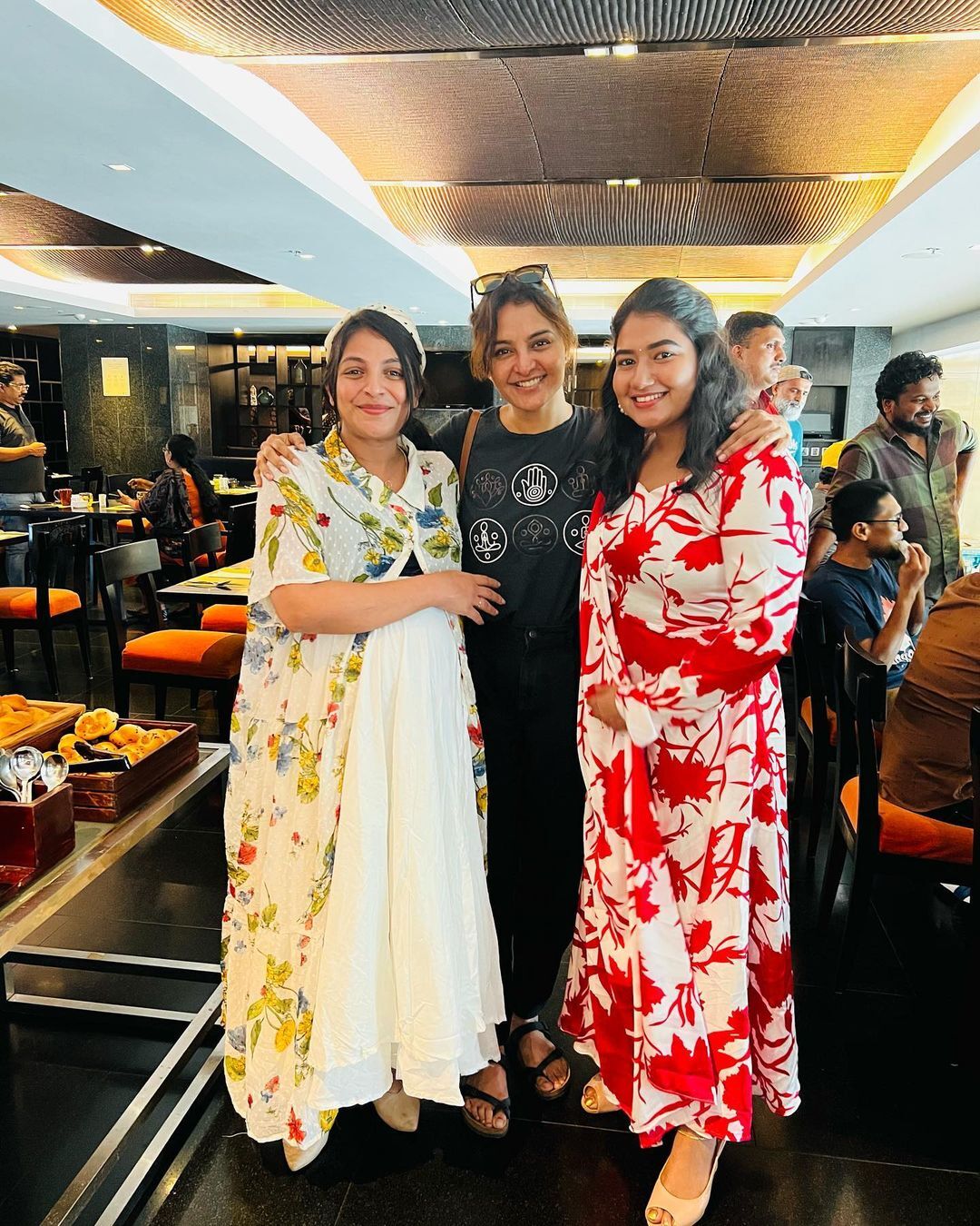 Mythili New Stills With Manju Warrier And Grace Antony From Chattambi ...