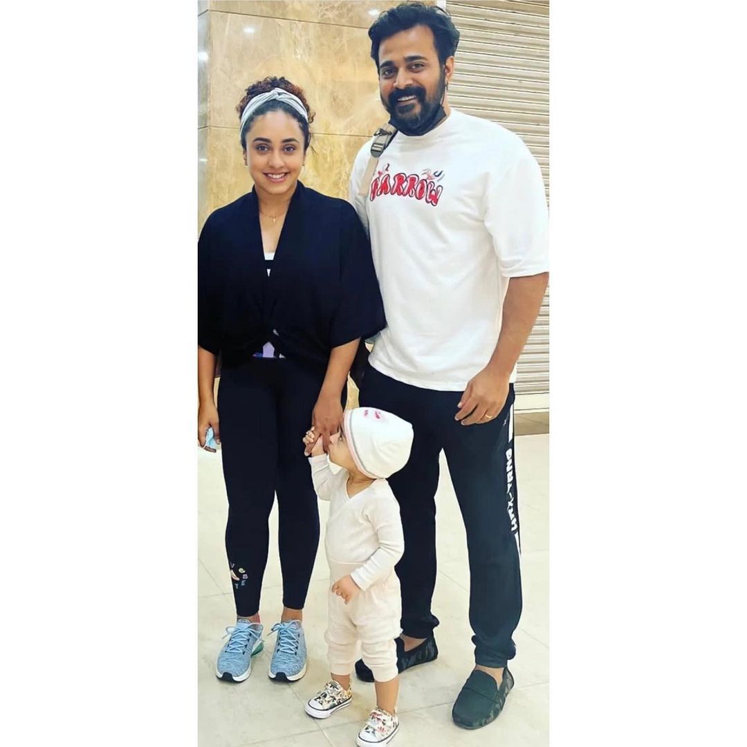 Pearle Maaney New Stylish Stills With Her Daughter Nila Goes Trending ...