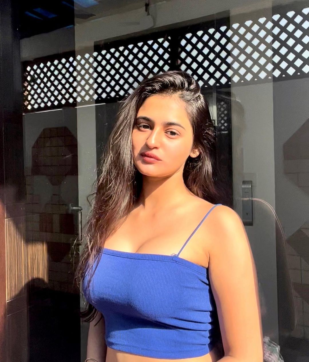 PHOTOS : நீச்சல் குளத்தில் குத்தாட்டம் போடும் பாலிவுட் நடிகை.. கவர்ந்திழுக்கும் ரீசன்ட் க்ளிக்ஸ் ...