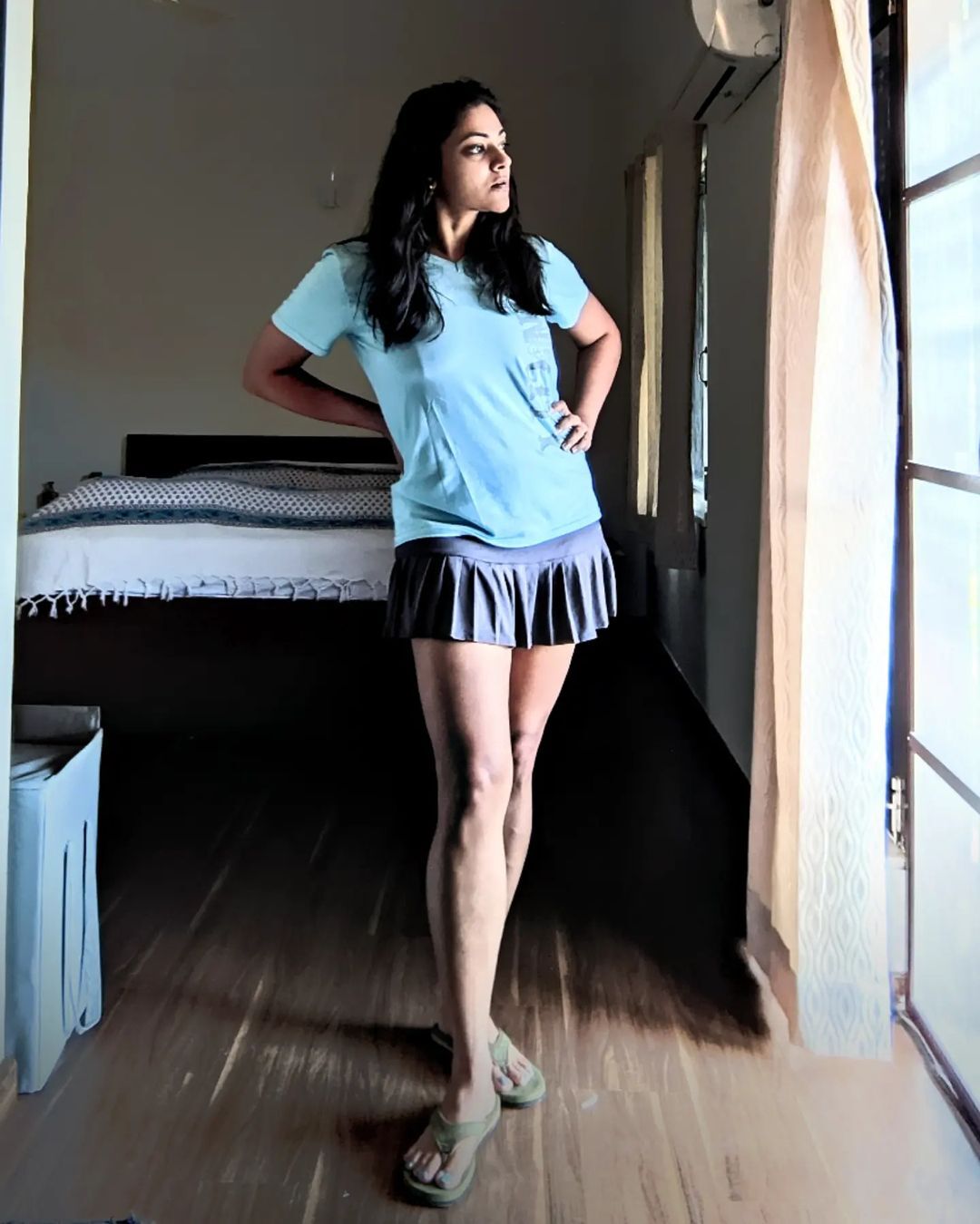 PHOTOS : வாவ்.. இந்த வயதிலும் குட்டி உடையில் நச் போஸ் கொடுத்த அபிராமி ...