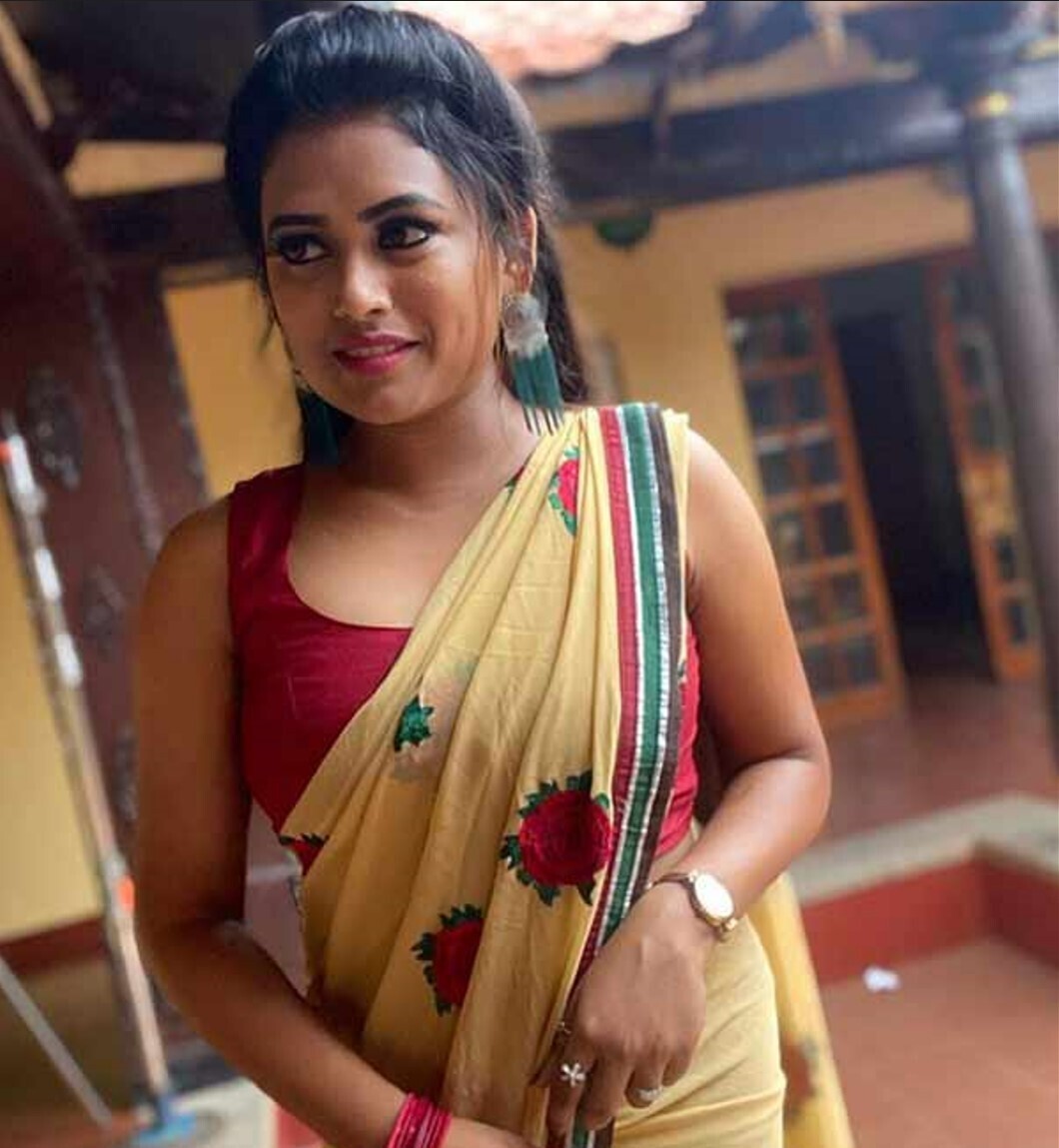 PHOTOS : வாவ்.. நீங்க செம அழகா இருக்கீங்க போங்க! பாரதிகண்ணம்மா சீரியல் ...