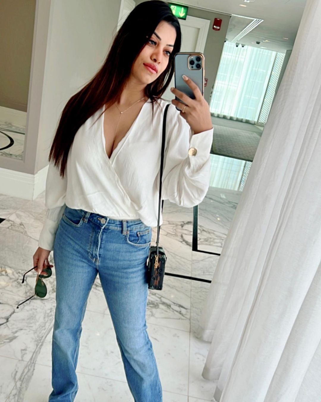 PHOTOS : சைடு போஸில் ஆளை மயக்கும் கிளான்ஸி.. கலக்கலான நச் ஸ்டில்ஸ் இதோ ...