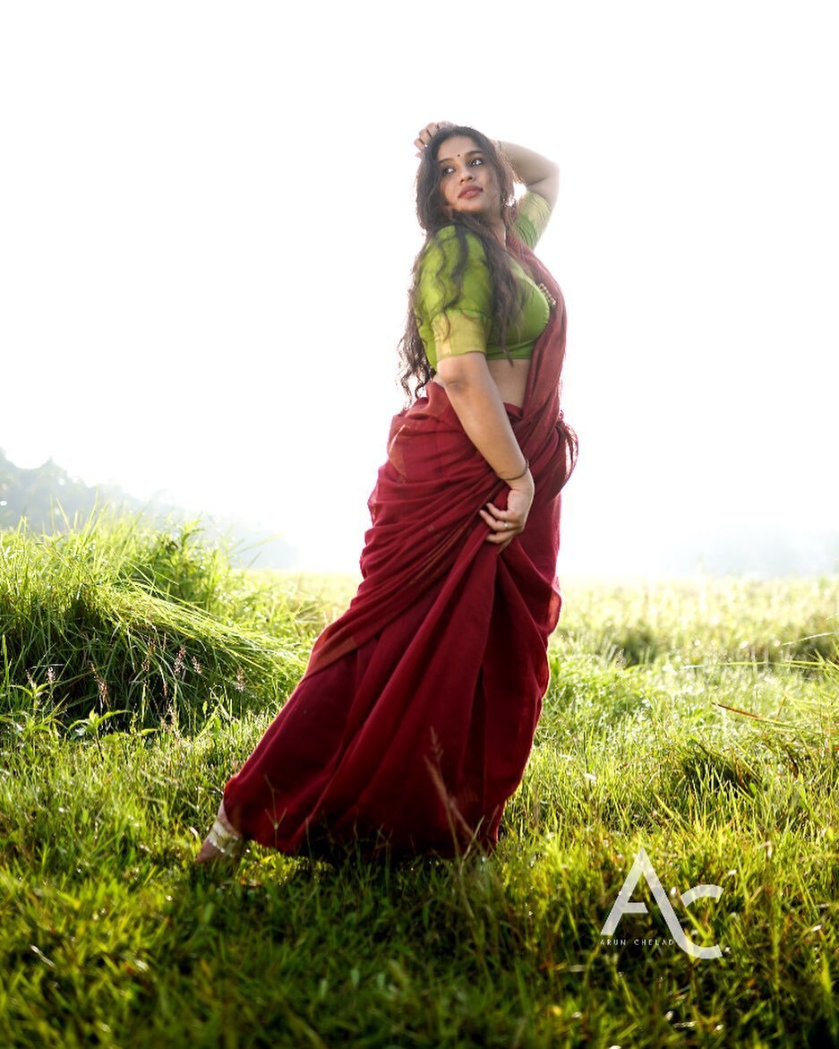 PHOTOS : அழகு சிலையாய் ரசிகர்களை ஈர்க்கும் நடிகை ராதிகா ராமகிருஷ்ணனின் ...