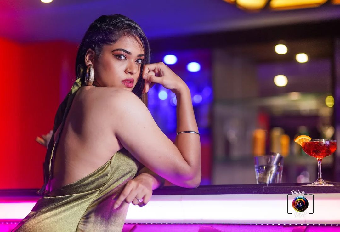 PHOTOS: சைடு போஸில் சொக்கவைக்கும் அழகில் இசையருவி ஆங்கர்.. ஆளை மயக்கும் சூப்பர் க்ளிக்ஸ் இதோ ...