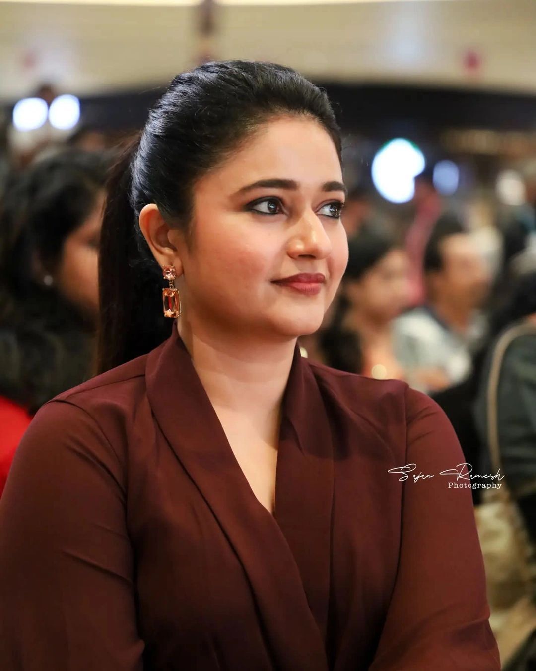 Poonam Bajwa Stylish Entry in Upcoming Movie Main Hoon Moosa Promotional Event | തകർപ്പൻ ലുക്കി ...