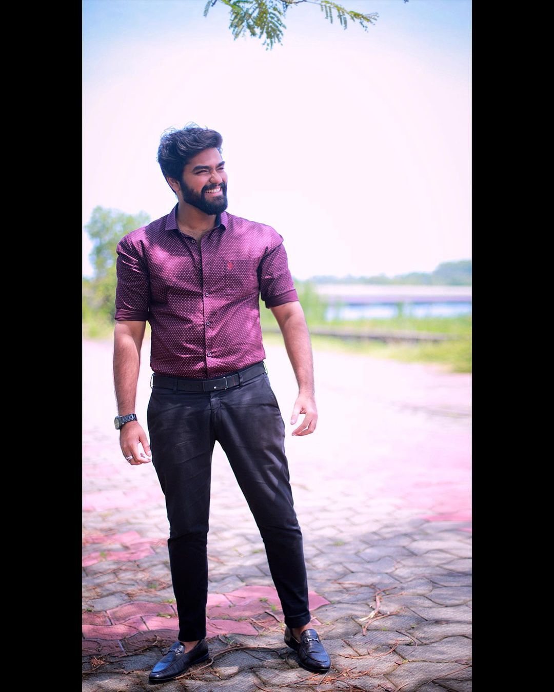 Robin Radhakrishnan shared a picture with Aarti Podi and fans say it's ...