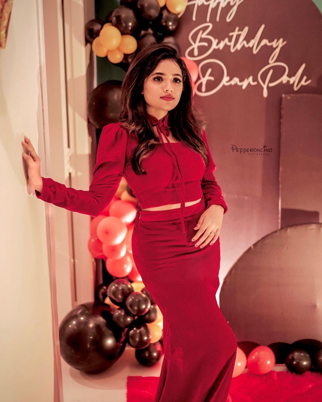 ഈ കൊച്ചിന് ഇത് എന്നാ സൗന്ദര്യമാന്നേ...സാരിയില്‍ നാണത്തോടെ ആരതി പൊടി.. | Robin's girlfriend ...