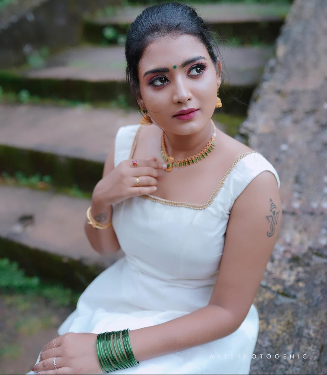 Serial Actress Snisha Chandran's New Instagram Post Goes Viral ...