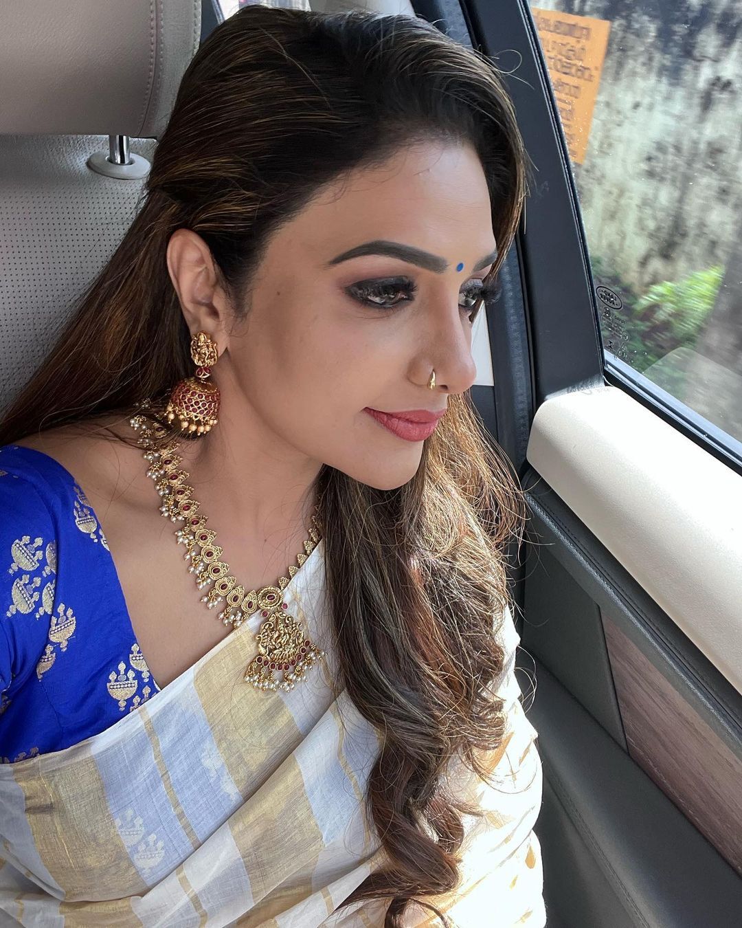 Singer Rimi Tomy looks gorgeous In kerala saree, onam special Photos ...