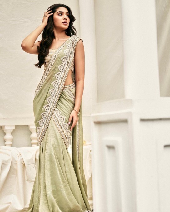 Tollywood Actress Krithi Shetty Looking Gorgeous In Saree Photos: HD ...