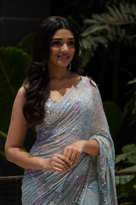 Tollywood Actress Kriti Shetty Looks Gorgeous In Saree Photos: HD ...