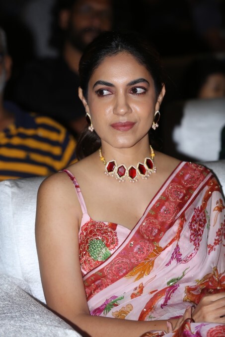 Tollywood Actress Ritu Varma Looks Stunning In Latest Photos Photos: HD ...