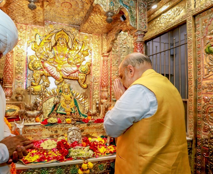 First Day Of Navratri Celebration Across India Photos: HD Images ...