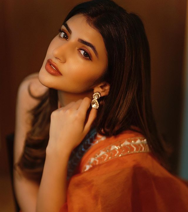 పరువాలతో పిచ్చేక్కిస్తున్న ధమకా బ్యూటీ శ్రీలీల | actress sreeleela ...