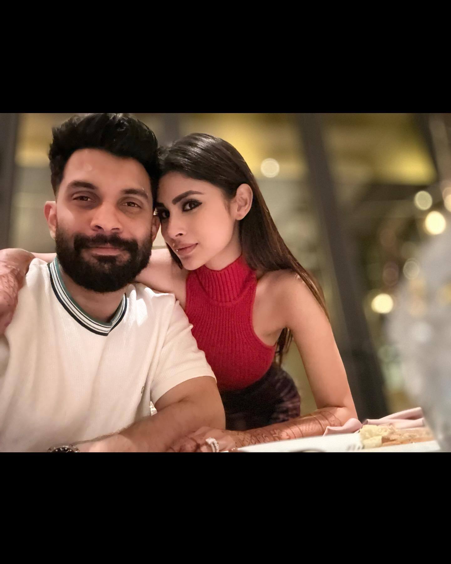 স্বামী সুরজের সঙ্গে একান্তে সময় কাটাচ্ছেন বঙ্গতনয়া মৌনী, দেখুন ছবি | Actress mouni roy shared ...