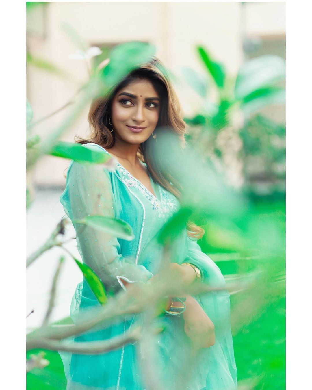 అందాలతో చిత్తుచేస్తున్న కిలాడీ బ్యూటీ డింపుల్ హయతి | actress Dimple Hayathi glamorous photos ...