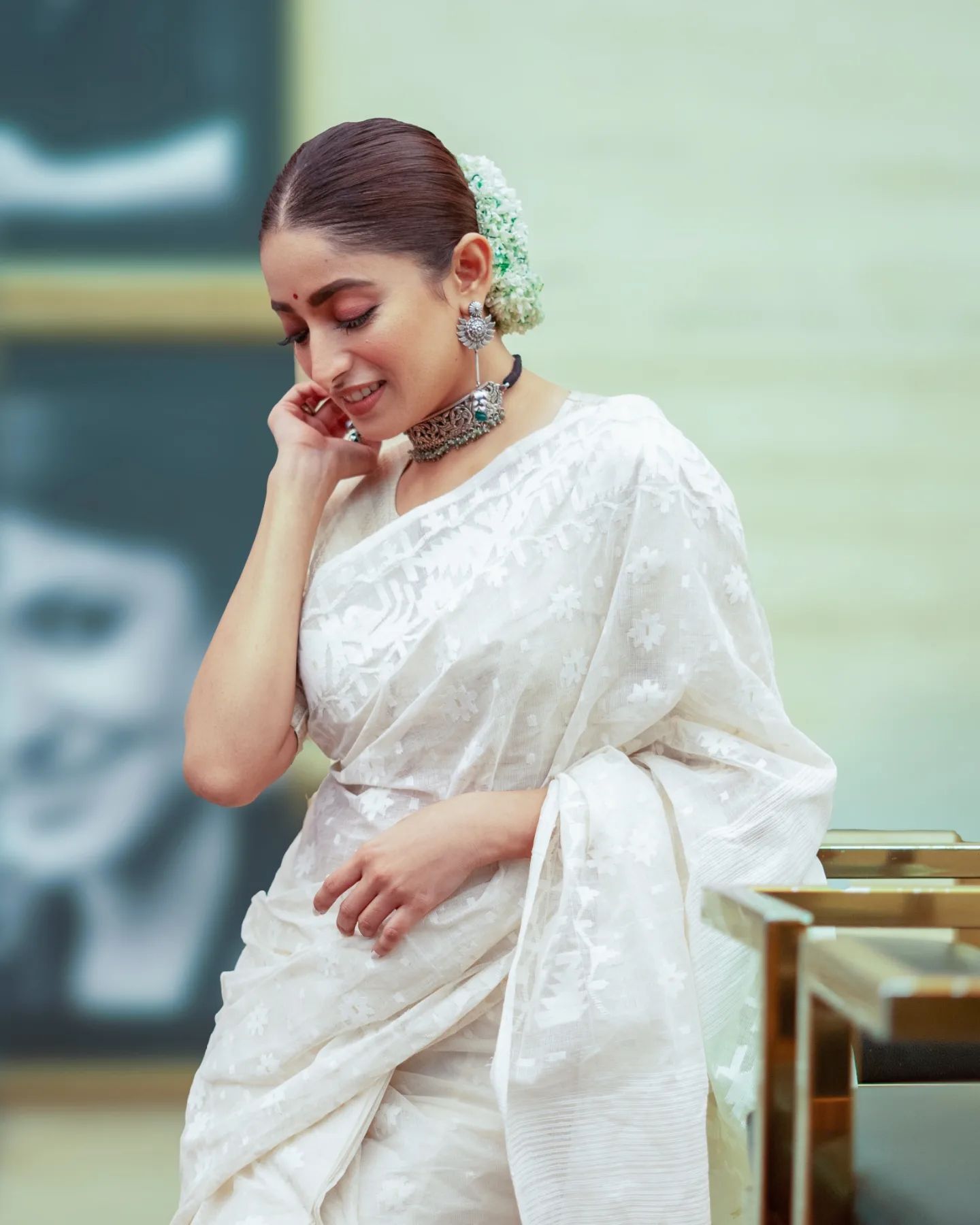 ক্যাজুয়াল লুকসেও ভক্ত মনের ধুকপুকানি বাড়াচ্ছেন ইশা সাহা | see the ...