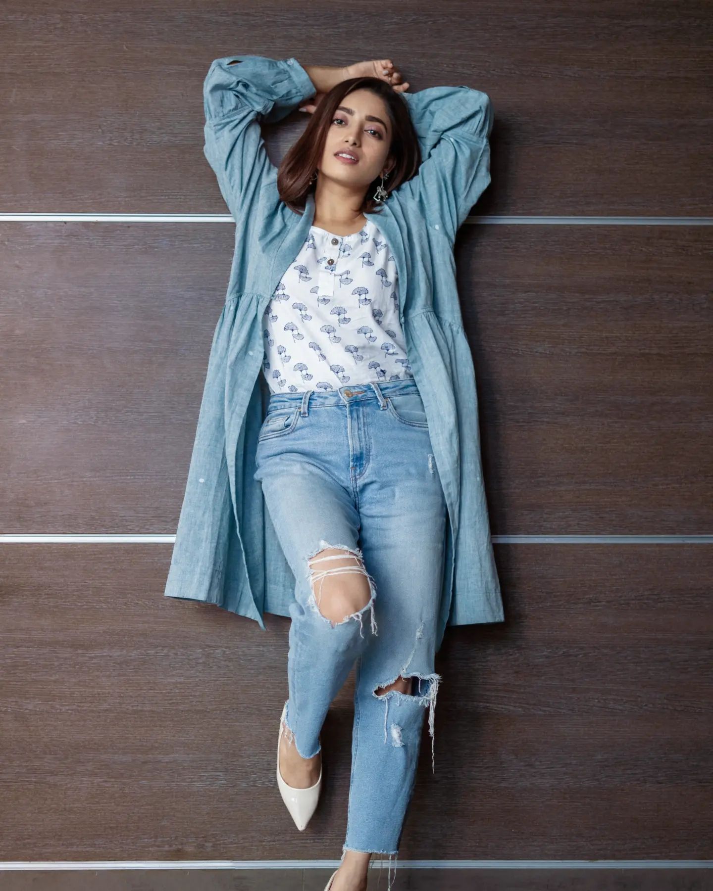 ক্যাজুয়াল লুকসেও ভক্ত মনের ধুকপুকানি বাড়াচ্ছেন ইশা সাহা | see the ...