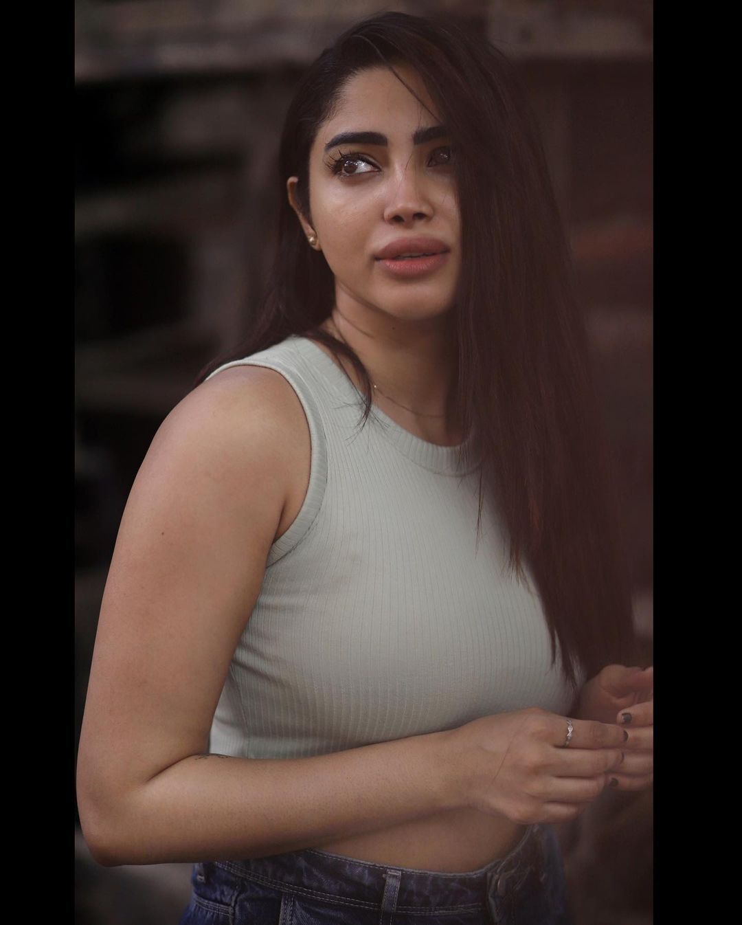 Actress Ameya Mathew New Bold And Stylish Stills With Funniest Caption ...