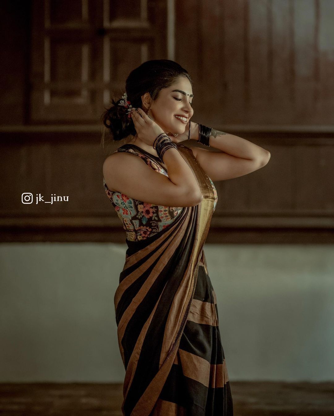 Actress Ameya Mathew New Stunning Matrimonial Look In Black Saree Goes ...