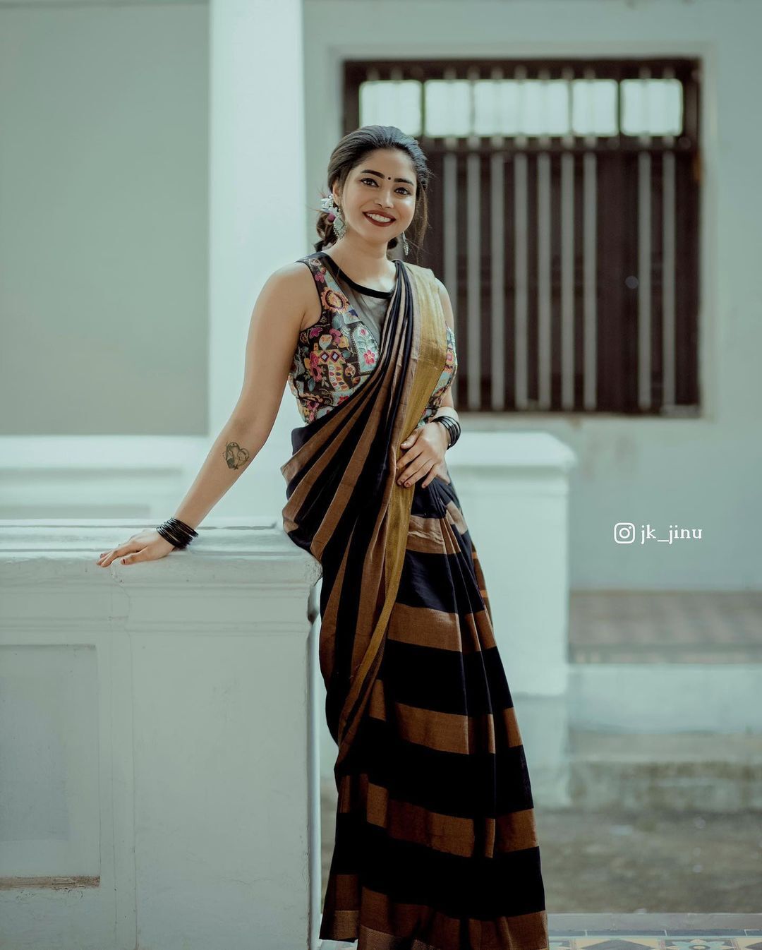 Actress Ameya Mathew New Stunning Matrimonial Look In Black Saree Goes ...