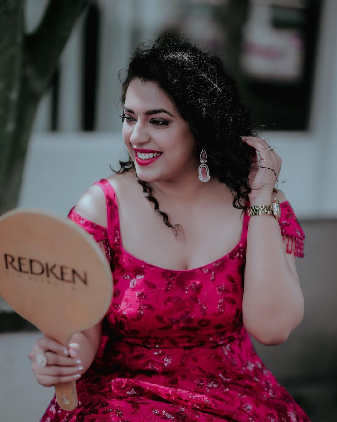 Actress-Anchor Jewel Mary's Latest Makeover in Yellow Color Outfit Goes ...