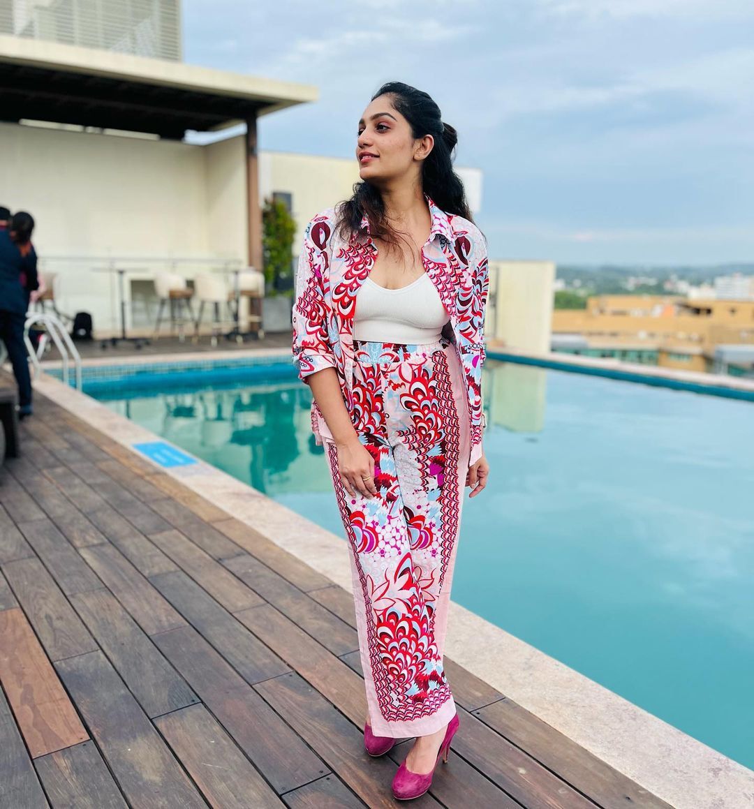 Actress Arya New FLAMINGO Vibes With Stunning Look Is Viral On ...